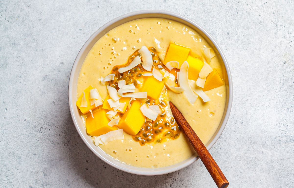 High Protein Mango Smoothie - Creamy Smoothies